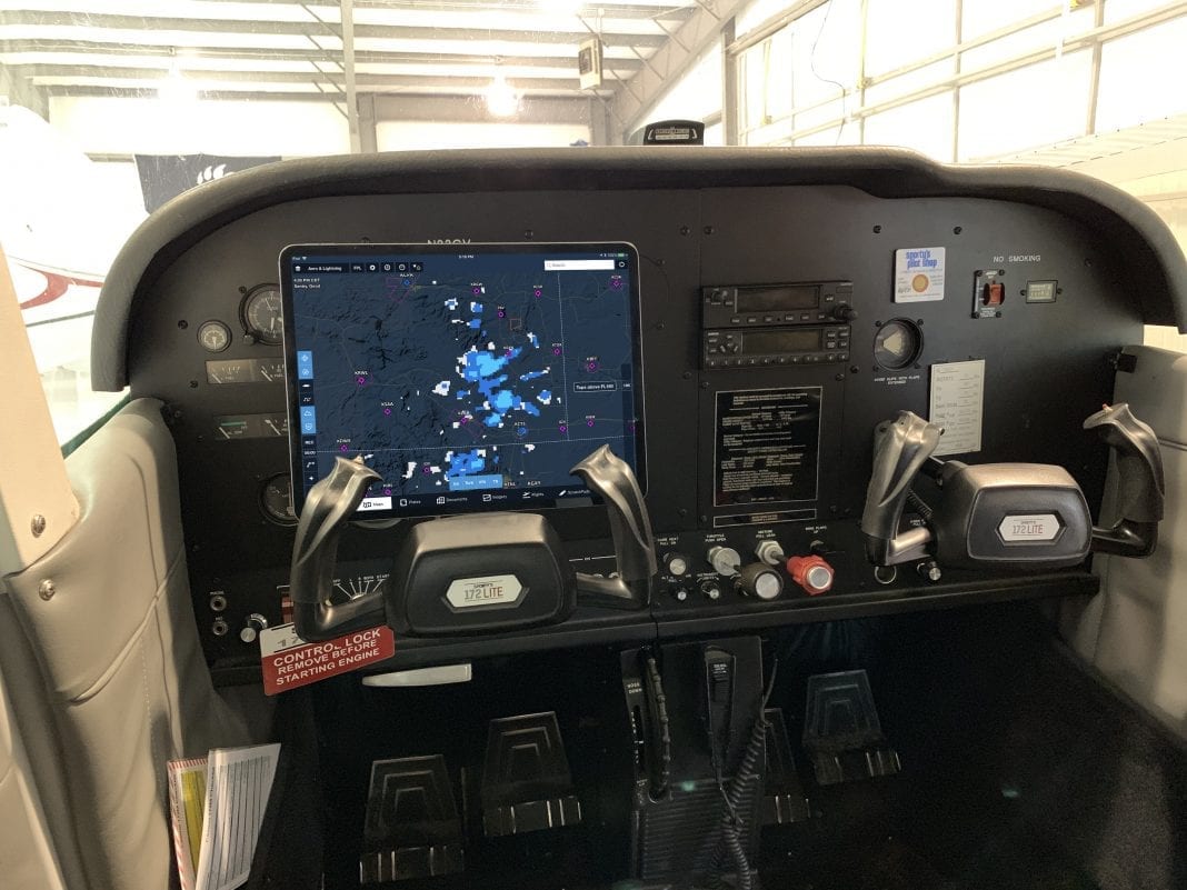 How do different iPad models fit in an airplane? - iPad Pilot News