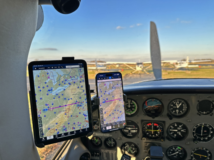 How to mount and use your iPhone as an EFB in the cockpit : iPad Pilot News