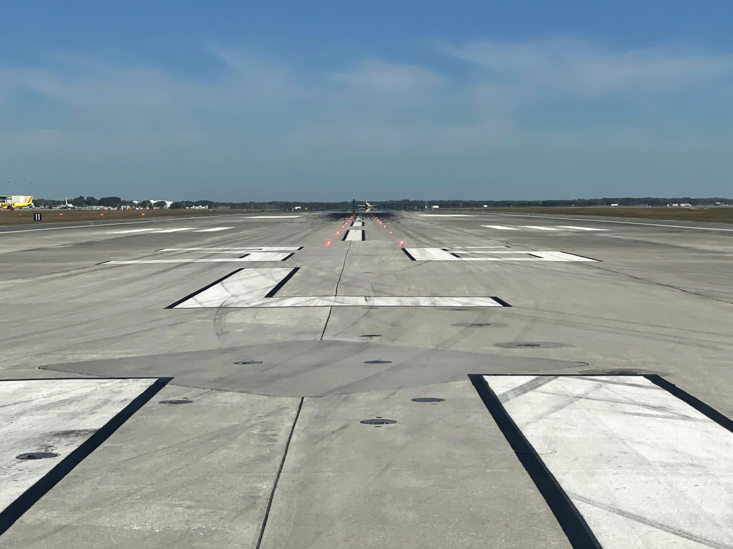 The role of the iPad in preventing runway incursions - iPad Pilot News