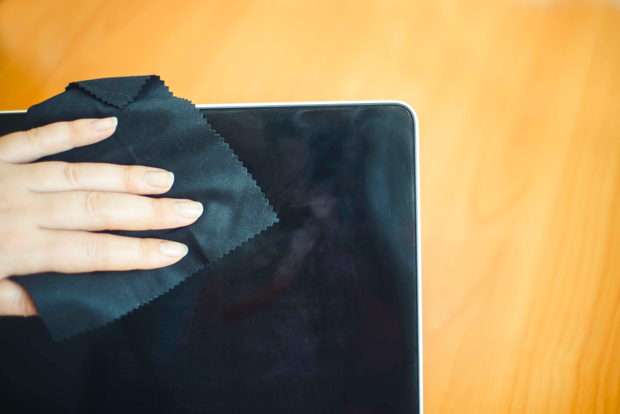 Best Way to Clean Your iPad and iPhone : iPad Pilot News